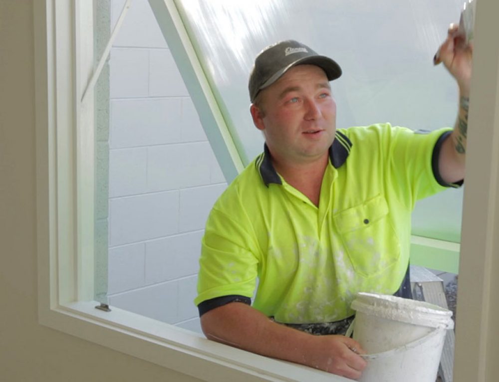 How an Auckland Sparkie Started His Own Business Using Builderscrack