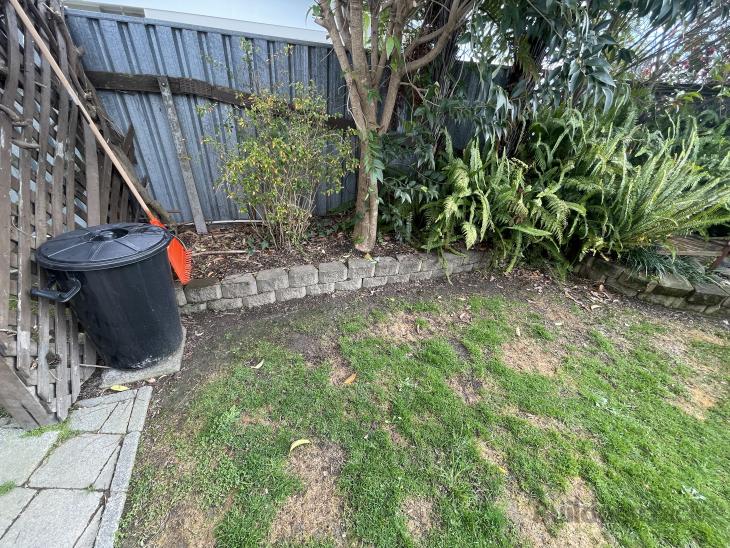 Exposed aggregate concrete pad (# 770113) | Builderscrack