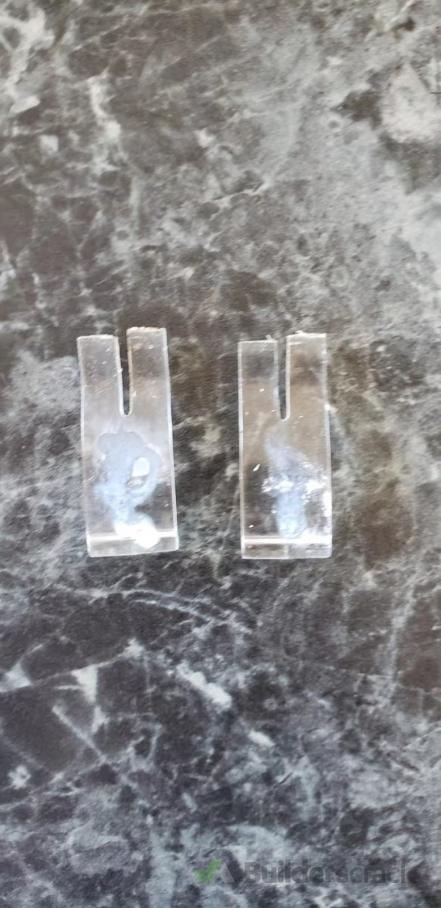 Light fixture broken (# 775470) | Builderscrack