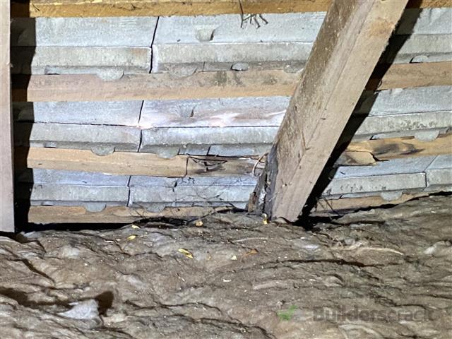 Broken Baton & Deterioration To Bottom Of Rafter (# 775898) | Builderscrack
