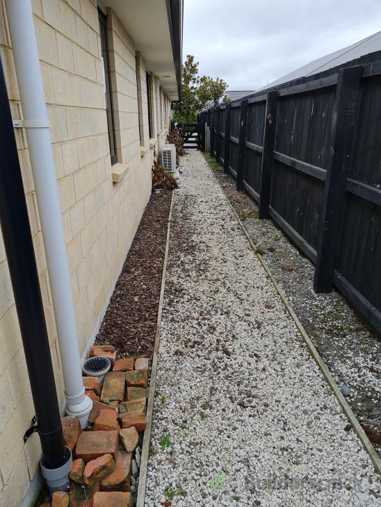 Pruning and stone chip refresh (# 775971) | Builderscrack