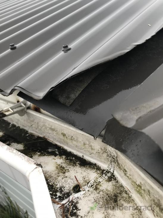 Install eaves flashing at bottom of valley gutter (#804184) | Builderscrack