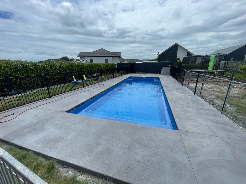 Concrete Pool Overhang | Builderscrack