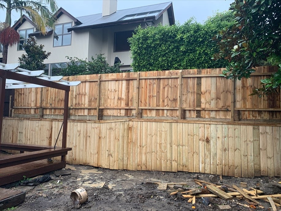 Retaining wall- fence build | Builderscrack