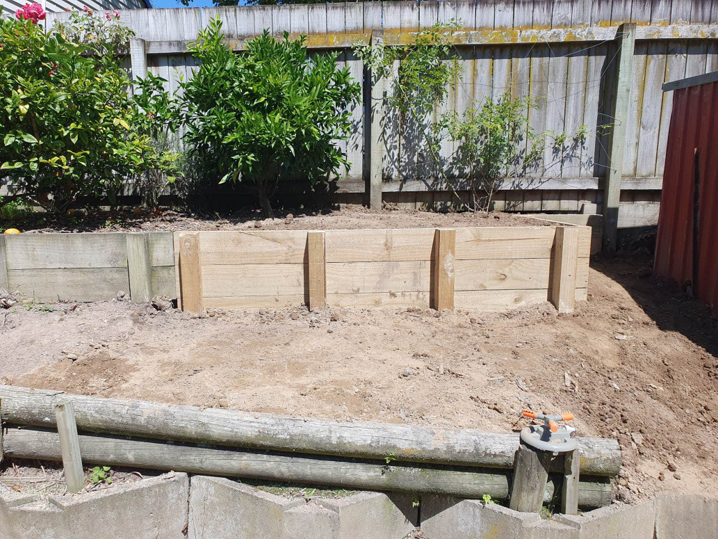 Small retainer wall and fence job | Builderscrack