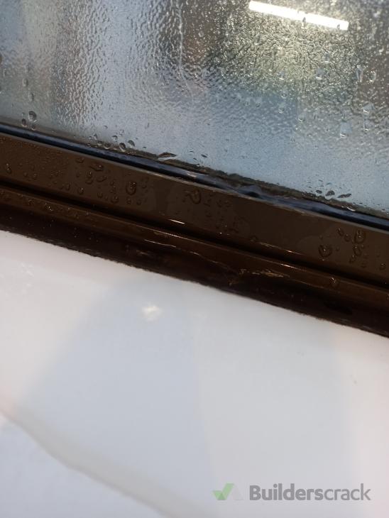 Window frame is leaking (# 850258) | Builderscrack