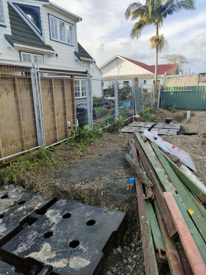Removal of class B asbestos fence. | Builderscrack
