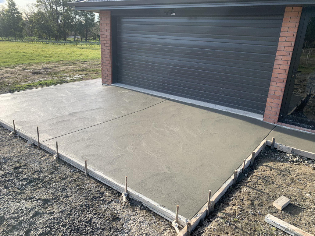 Small driveway and paths | Builderscrack