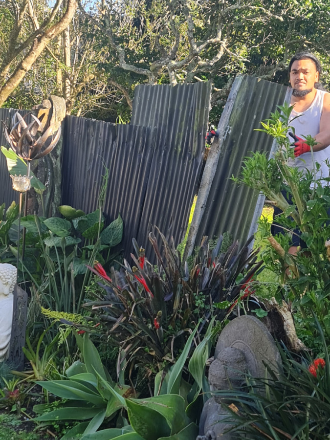 2.1m fence | Builderscrack