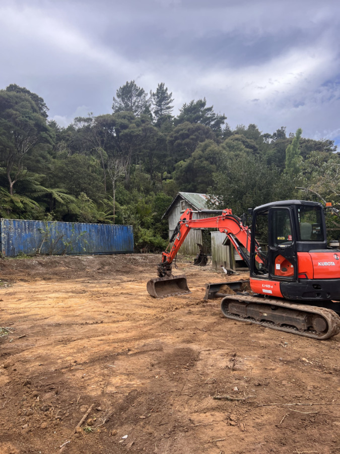 Clearing bush and house cut | Builderscrack