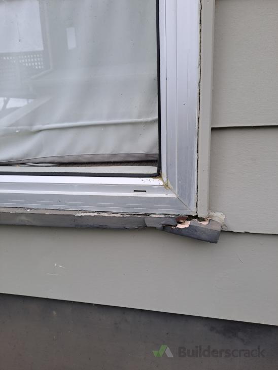 Exterior Window Frame Trim repair (#914955) | Builderscrack