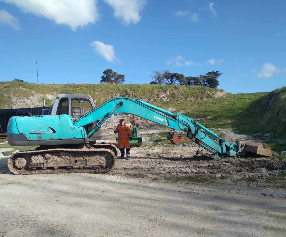 Digger work at the farm | Builderscrack