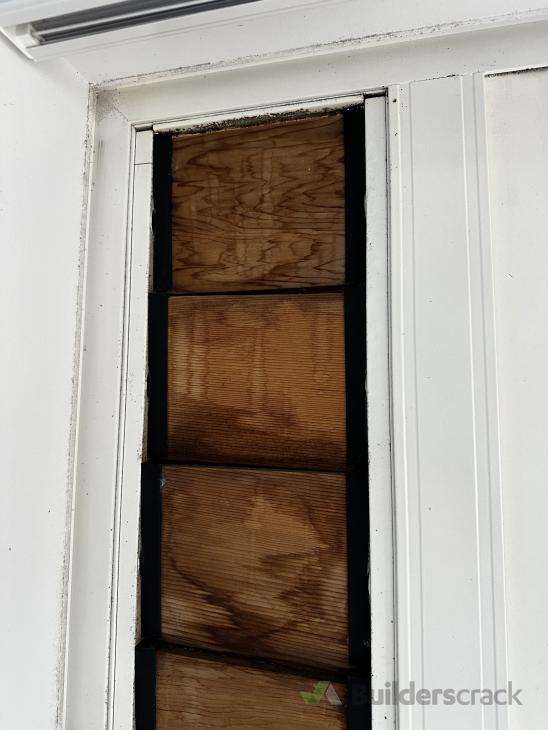 Replace wooden louvers on aluminium window with glass pane (# 948494) | Builderscrack