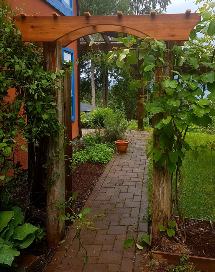 Cedar archway | Builderscrack