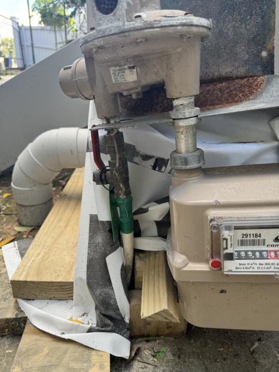 Gas meter relocation and waste pipe reinstall (# 962530) | Builderscrack