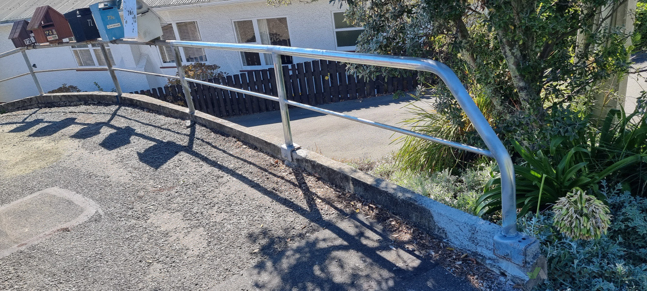 Driveway Rail | Builderscrack