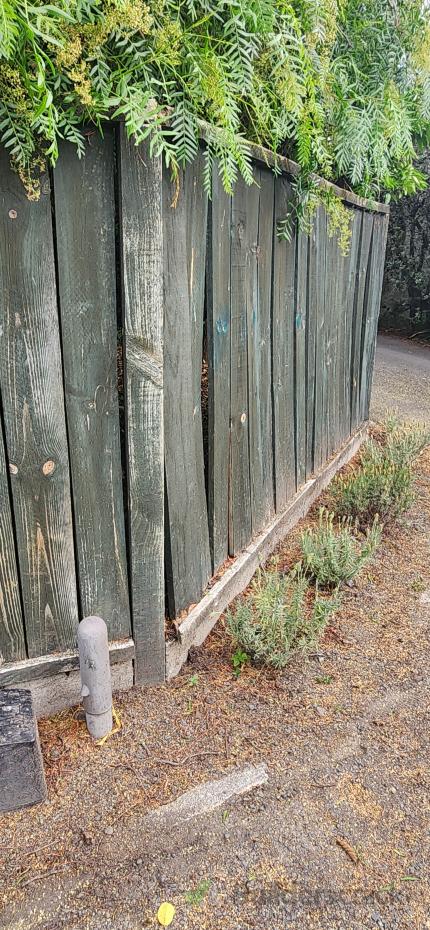 Demo fence & footing (#1051533) | Builderscrack