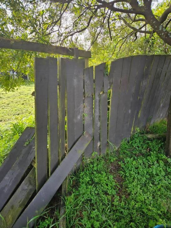 Fence Repair (#1157829) | Builderscrack