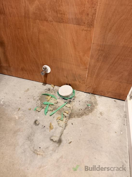 Add toilet and remove shower (#1213583) | Builderscrack