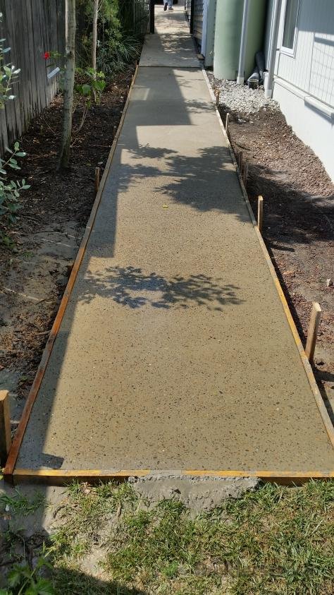 Extend exposed aggregate concrete path (# 236733) | Builderscrack