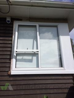 Scriber on 1 aluminium window (# 250408) | Builderscrack