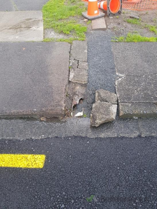 Storm water kerb outlet (# 279130) | Builderscrack