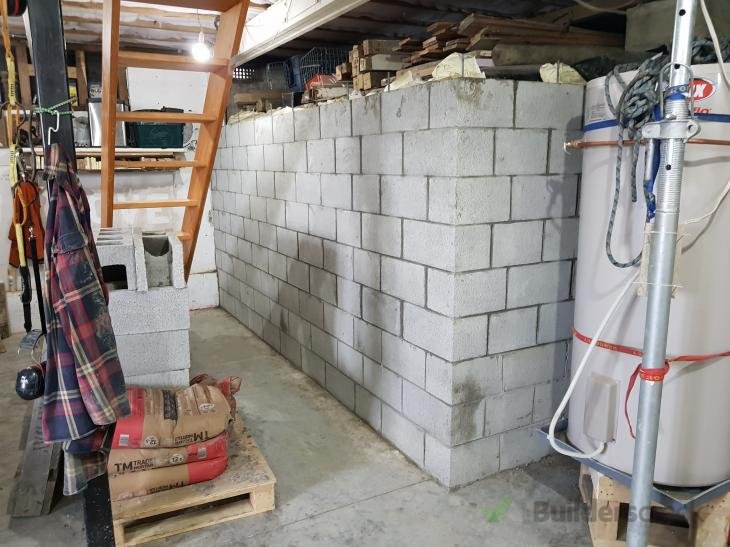 10m x 1.8m high block retaining wall (indoors) (# 274957) | Builderscrack