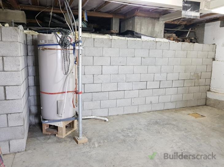 10m x 1.8m high block retaining wall (indoors) (# 274957) | Builderscrack
