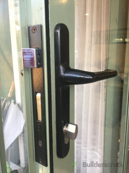 Interlock door handle replacement (#288636) | Builderscrack