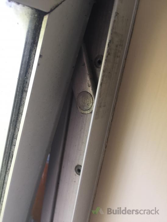 Repair window hinge (# 349563) | Builderscrack