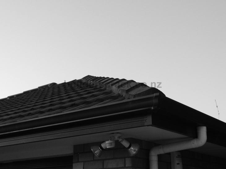 Hip rafter overhanging eaves sagging (# 76134) | Builderscrack