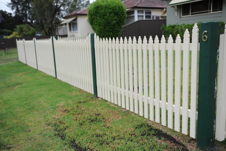 Picket Fence (# 398376) | Builderscrack