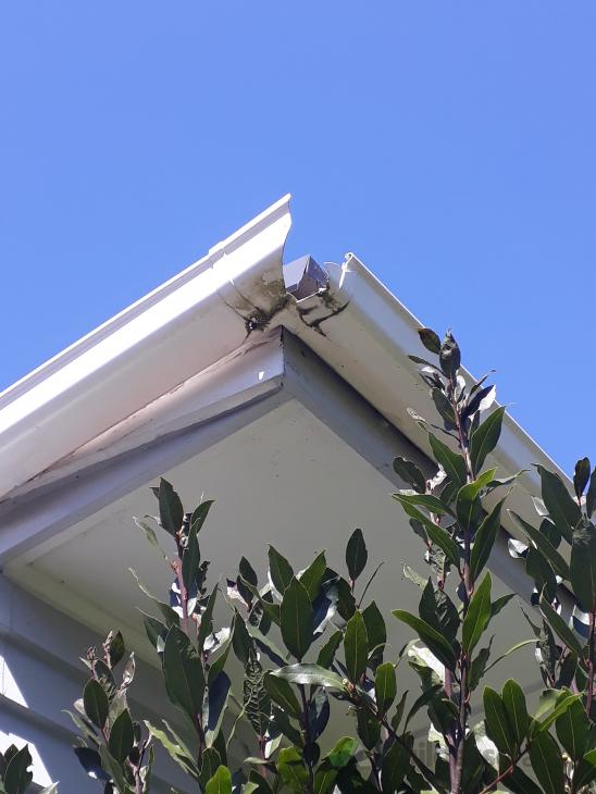Repair corner section of gutter (# 402135) | Builderscrack