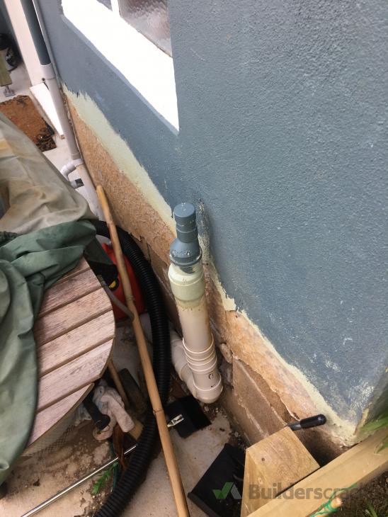 Exterior patch up plastering needed (# 412783) | Builderscrack