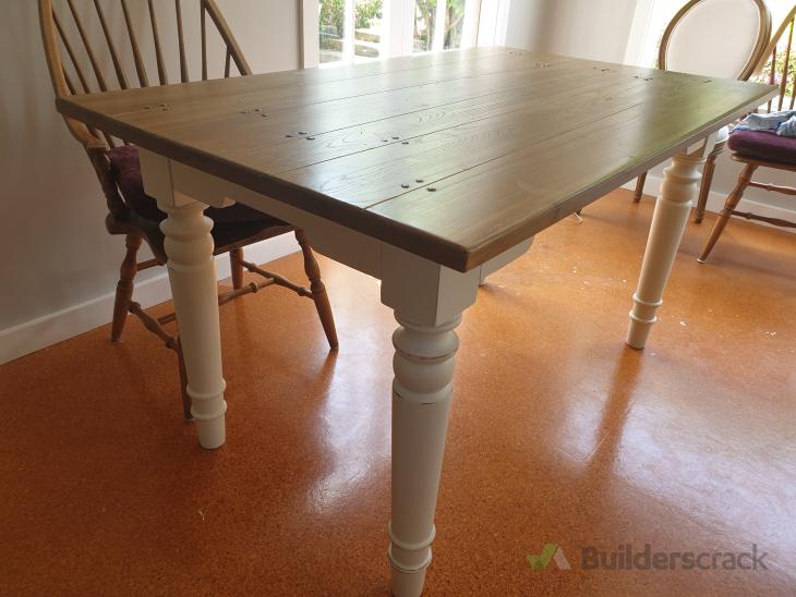 Sanding/painting of dining chairs x4 and table (# 423698) | Builderscrack