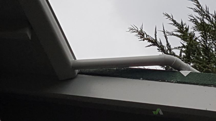 Cleaning roof and spouting. (#428472) | Builderscrack