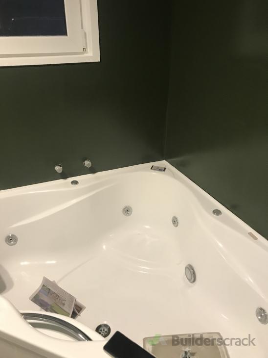 Splashback installation bathroom (# 459165) | Builderscrack