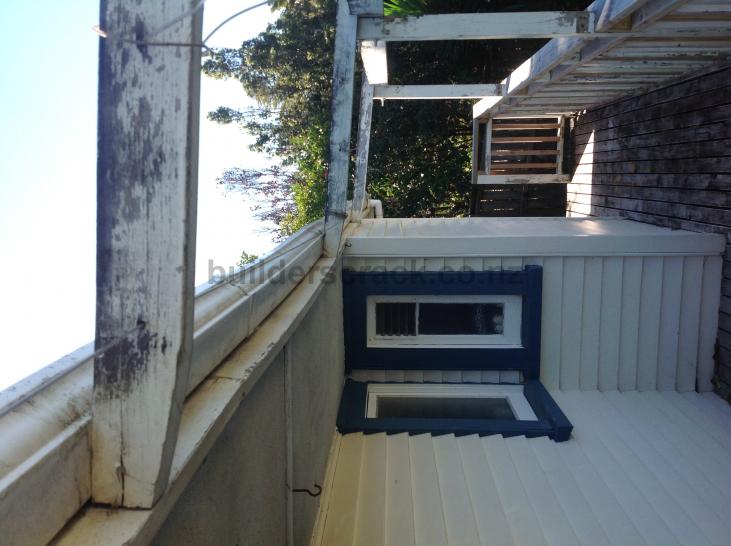 Sagging eaves, replace soffits and guttering (#32533) | Builderscrack