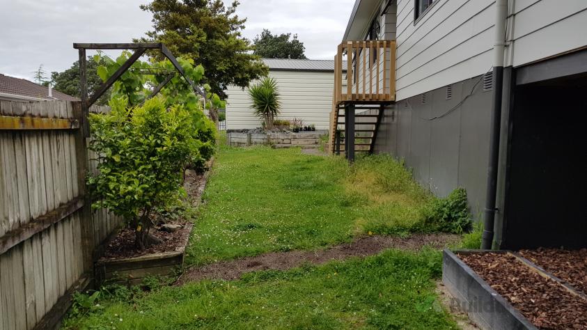 Fence off backyard (#530293) | Builderscrack