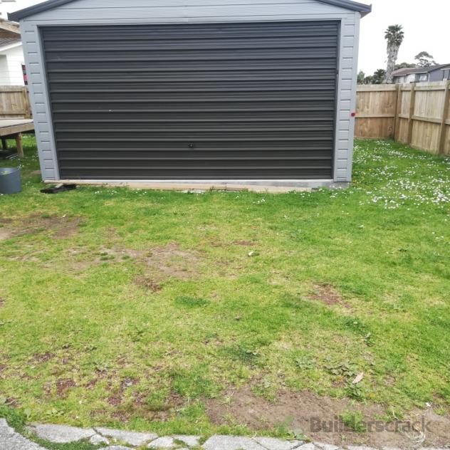 Concrete slab for front and side of garage (# 531295) | Builderscrack