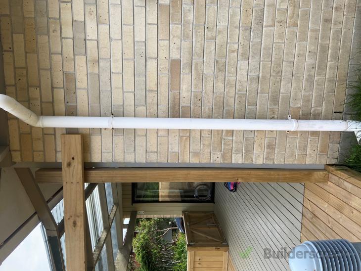 New spouting to connect to existing downpipe (# 549072) | Builderscrack