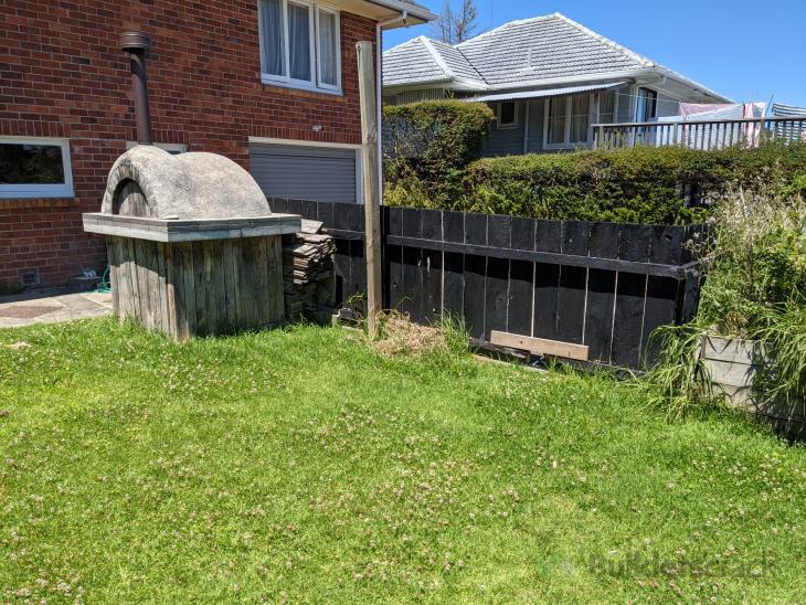 Backyard Fencing (# 553327) | Builderscrack