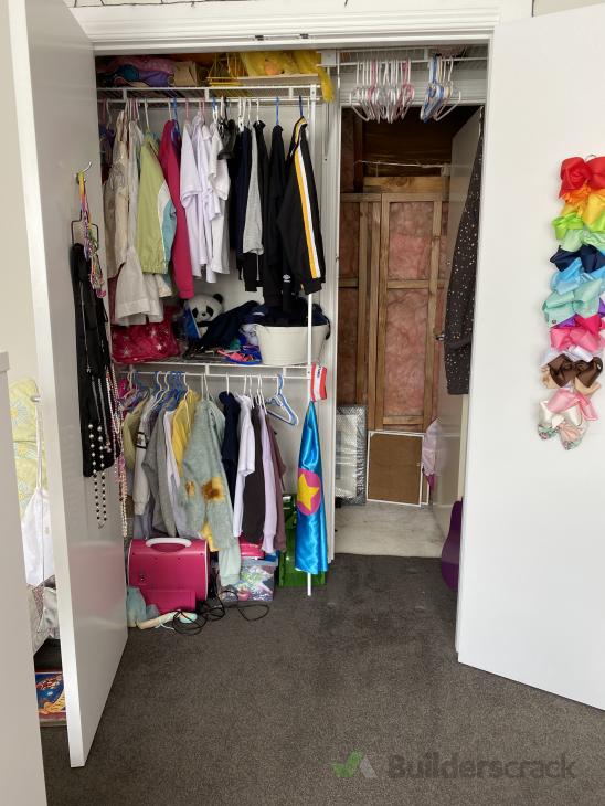 WARDROBE BUILD (# 555094) | Builderscrack