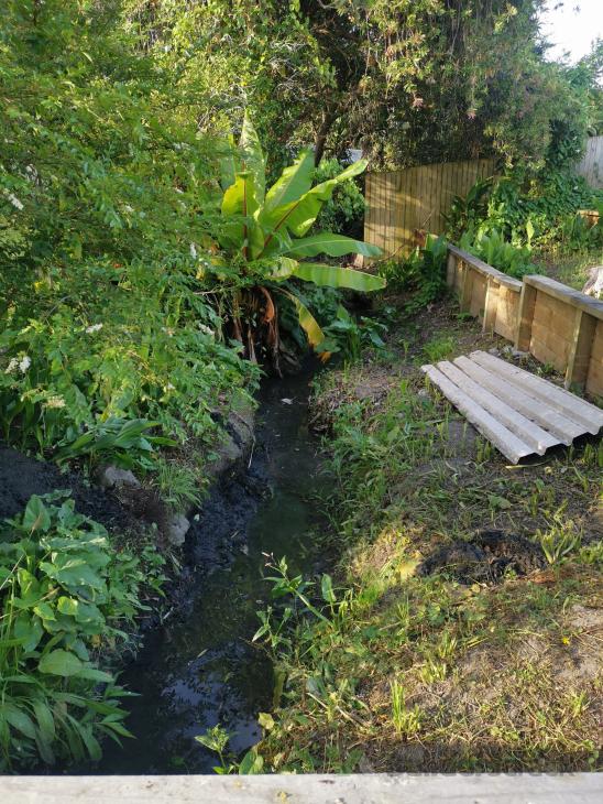 Retaining wall around a little stream (# 560971) | Builderscrack