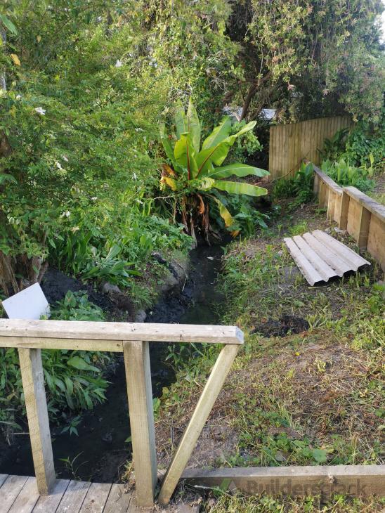 Retaining wall around a little stream (# 560971) | Builderscrack