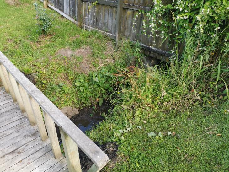 Retaining wall around a little stream (# 560971) | Builderscrack