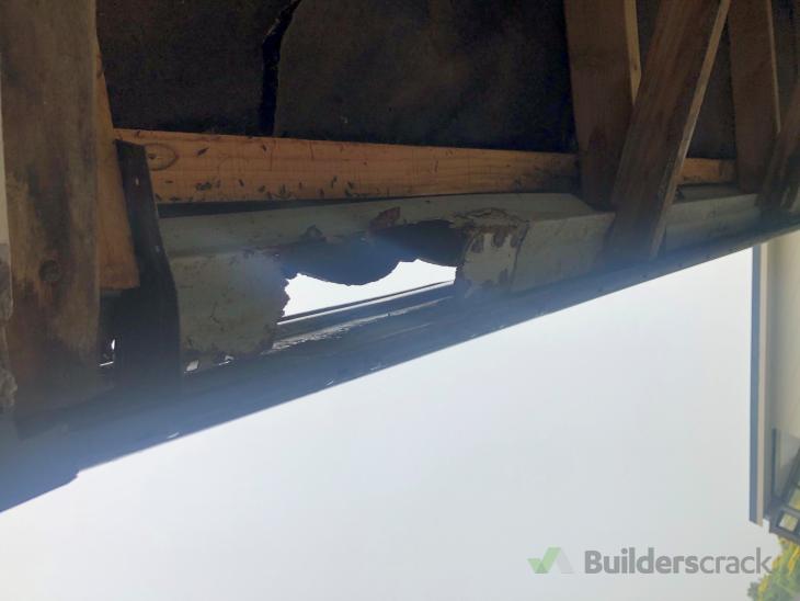 Replacing gutter (#571963) | Builderscrack