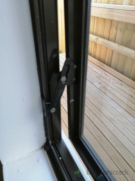 Install and fix security stay (# 577339) | Builderscrack