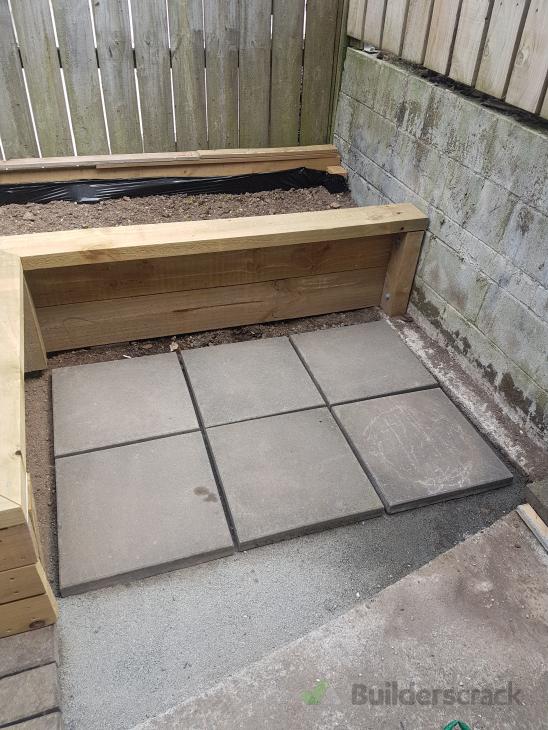 Paving around planter box (# 578863) | Builderscrack