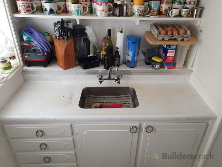 Kitchen benchtop replacement (# 583447) | Builderscrack